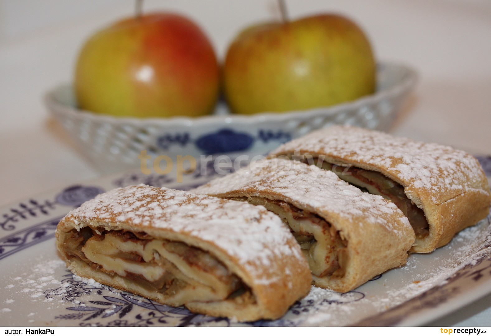 Jablečný závin III. - TopRecepty.cz