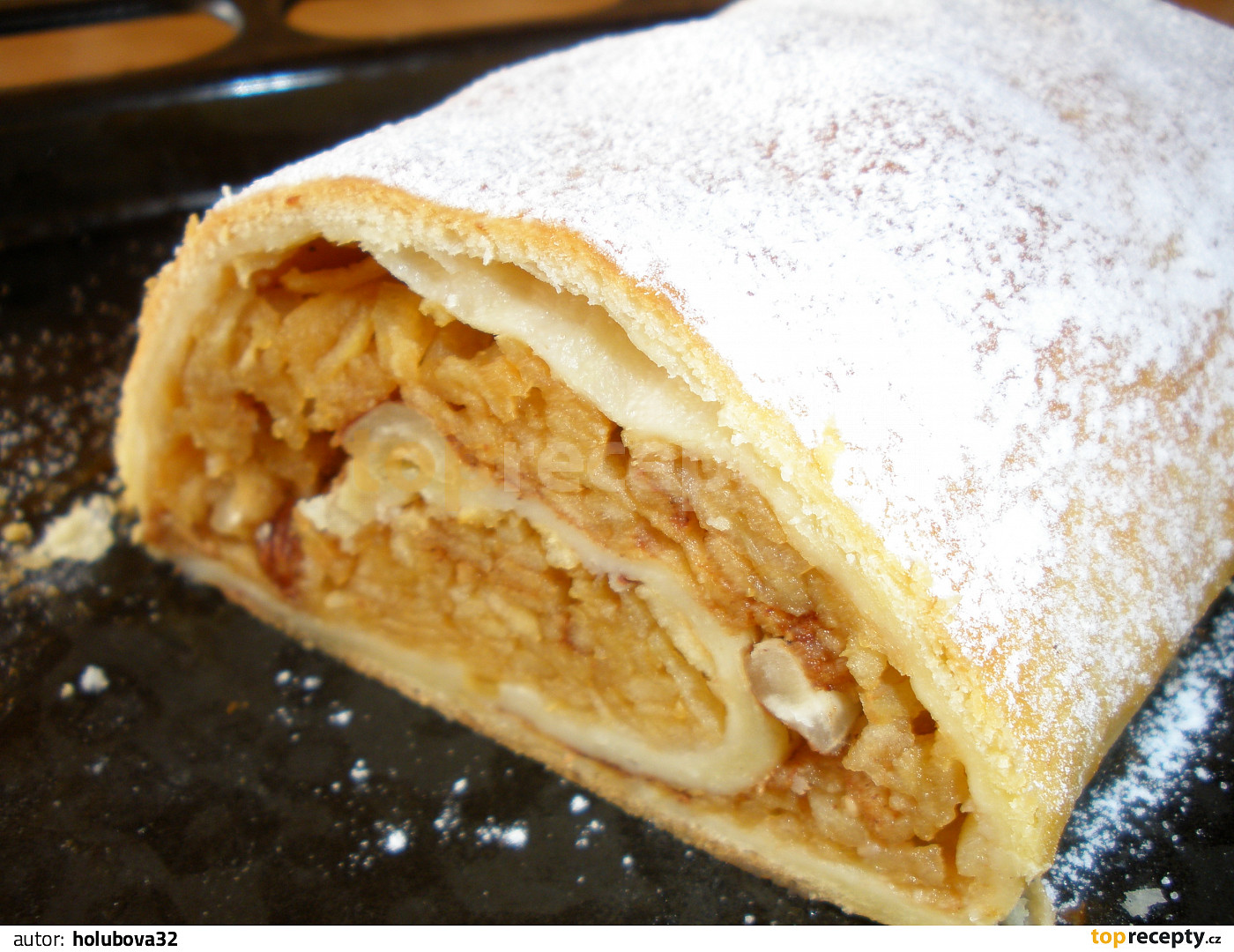 Štrúdl z tvarohového těsta - TopRecepty.cz