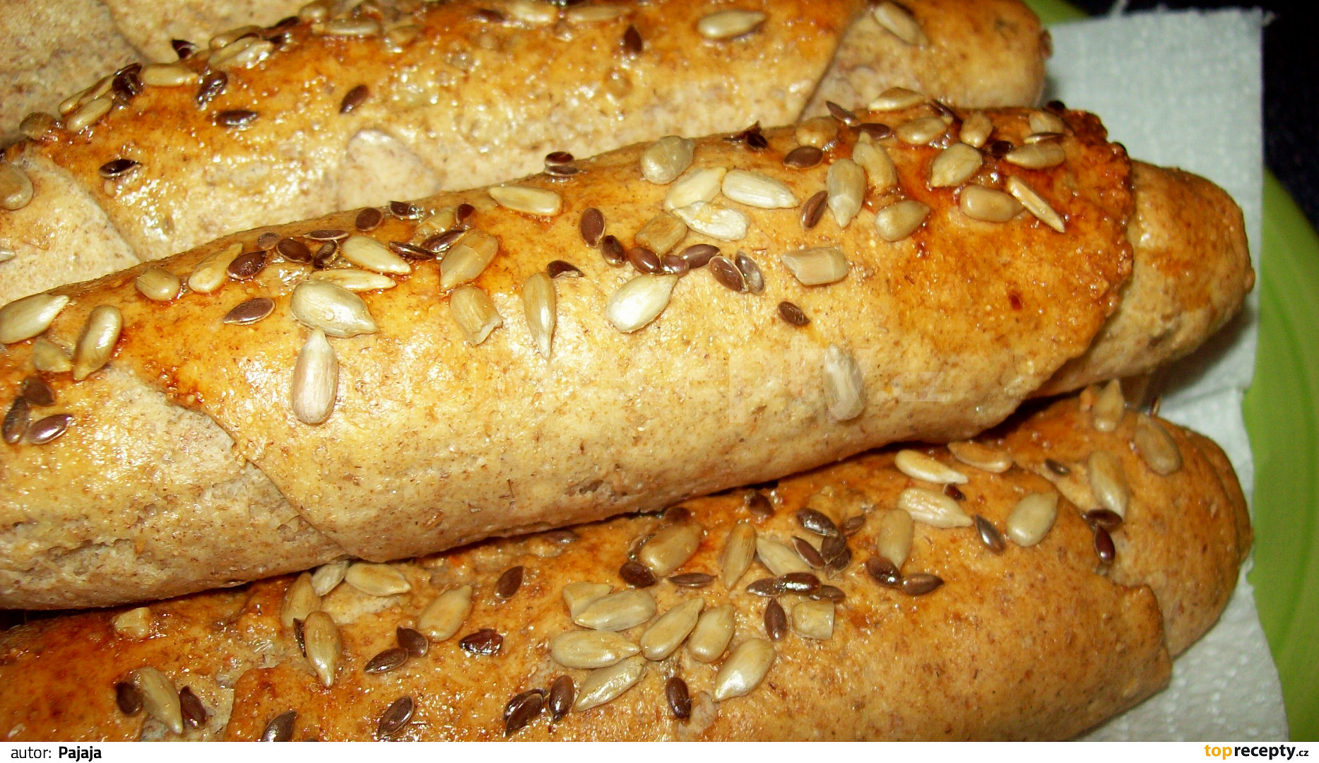 Celozrnné pečivo - TopRecepty.cz