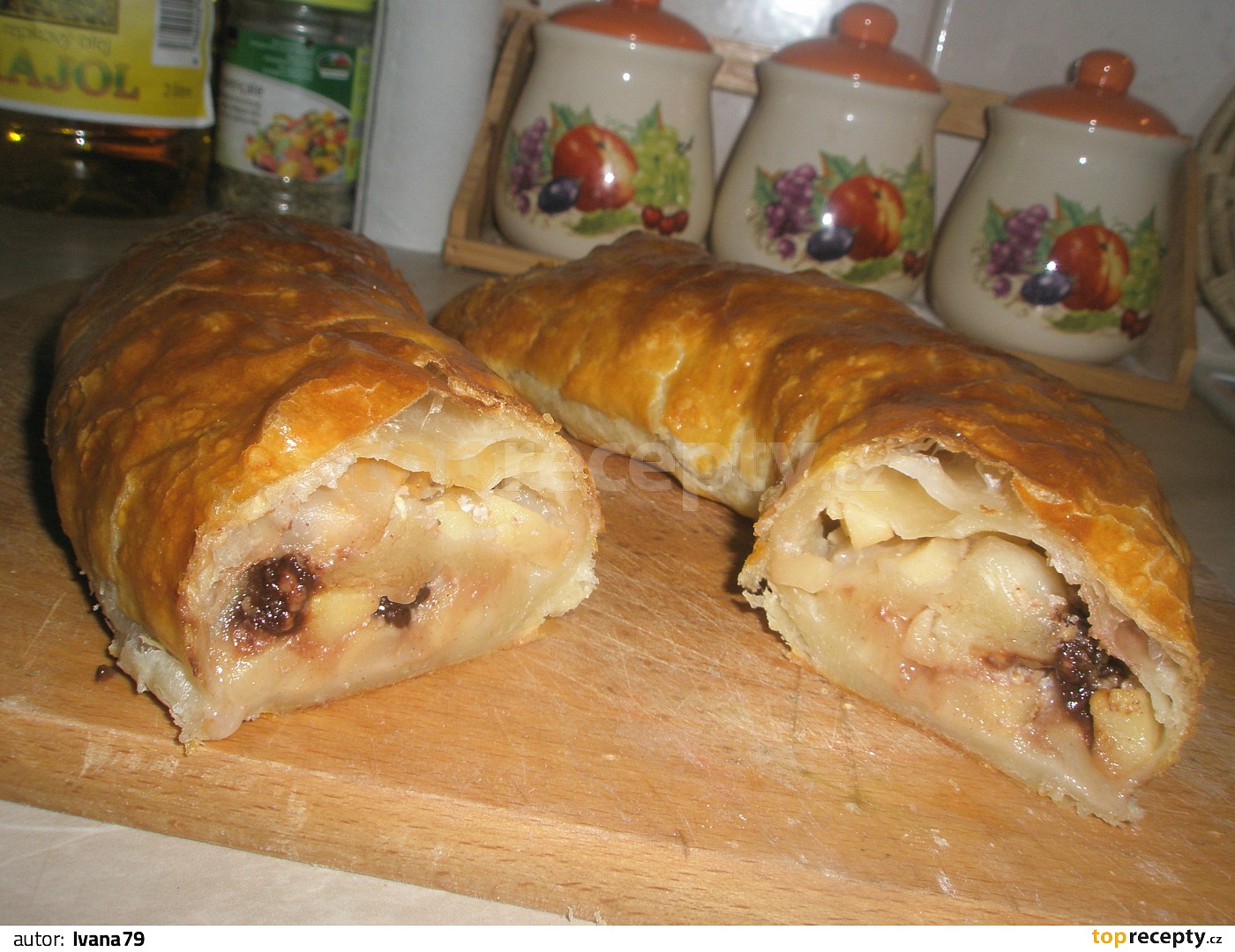 Jablkový závin z listového těsta - TopRecepty.cz
