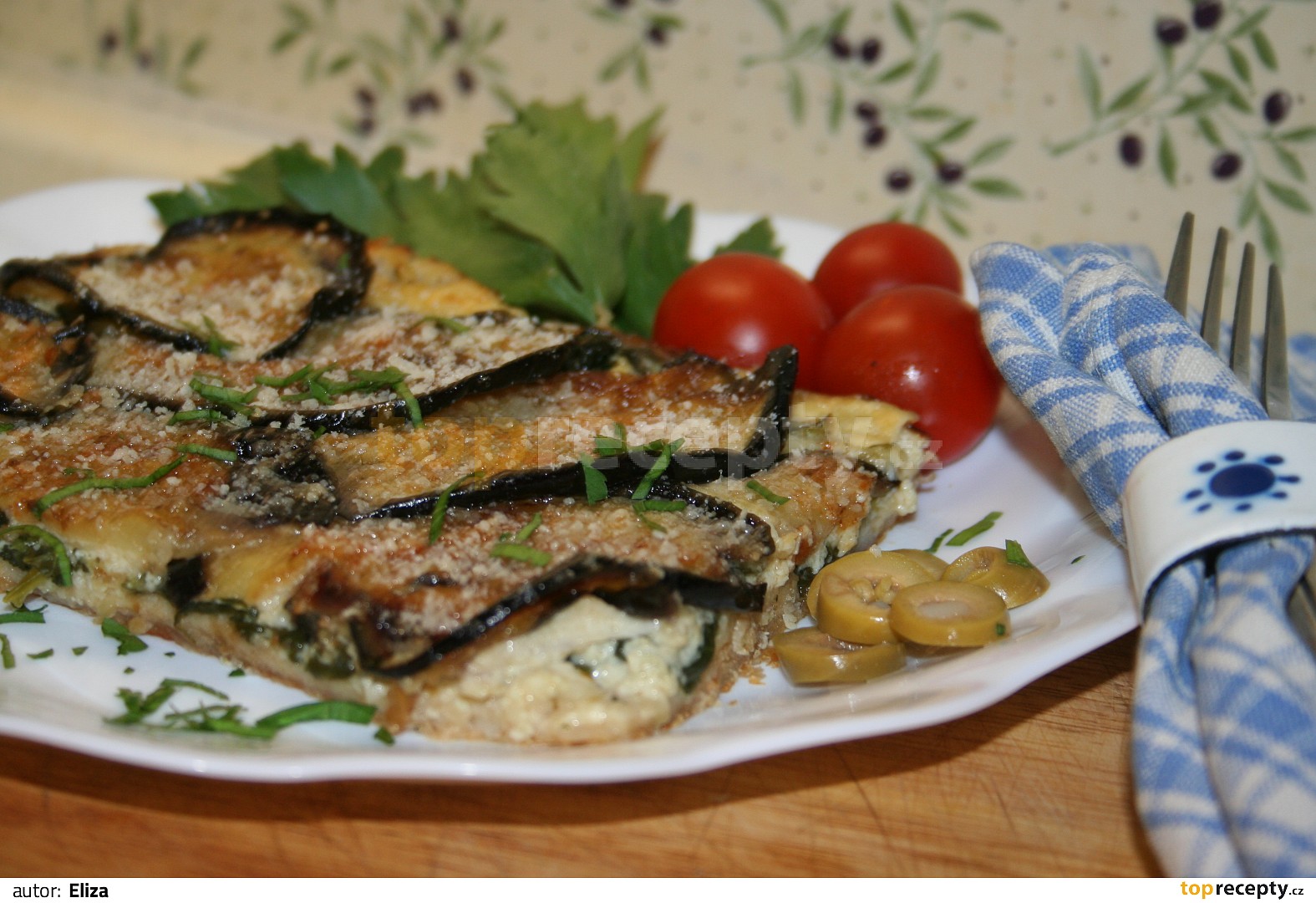 Řecký slaný koláč s listovým špenátem recept - TopRecepty.cz