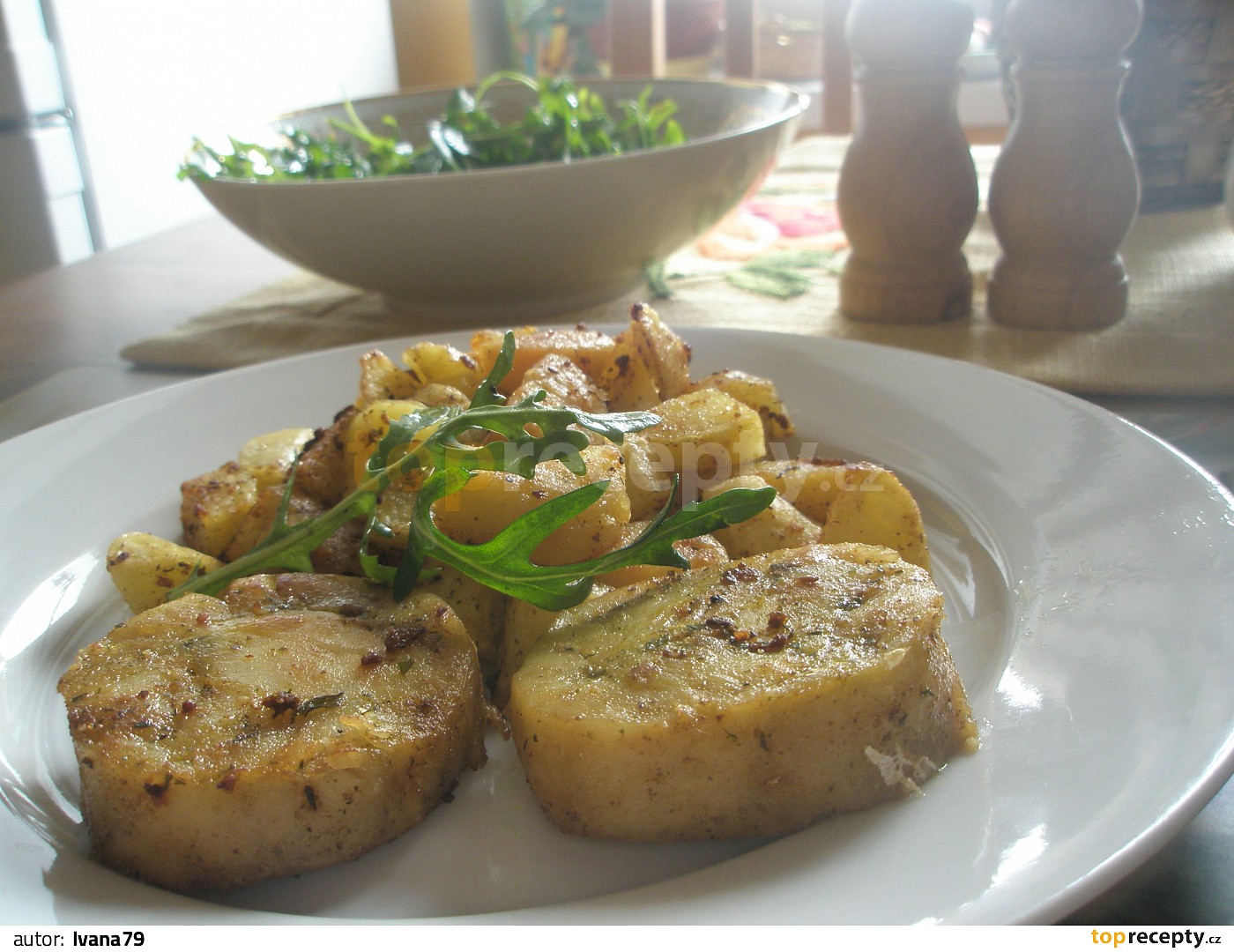 Štikozubec s mrkví a bazalkou (Rychlý oběd do práce) recept - TopRecepty.cz