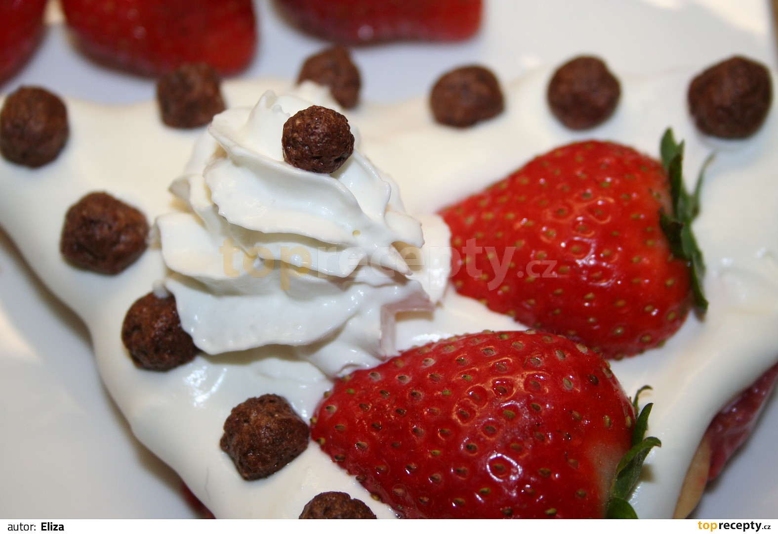 Jahodový dort s piškoty recept - TopRecepty.cz