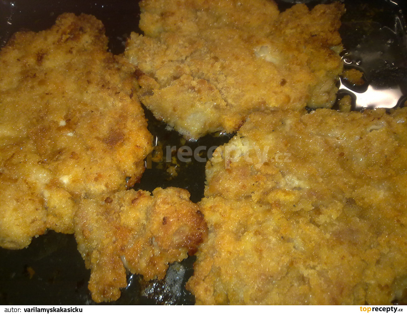 Krásně nadýchané, smažené, kuřecí řízky, dnes neklasicky - TopRecepty.cz