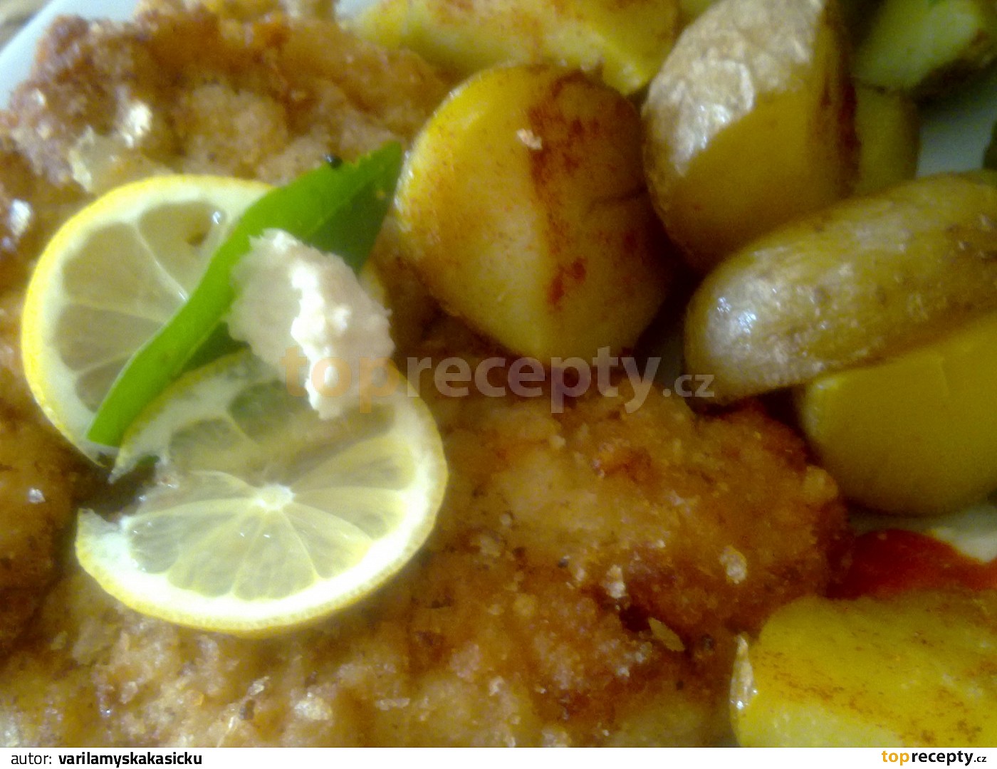 Krásně nadýchané, smažené, kuřecí řízky, dnes neklasicky - TopRecepty.cz