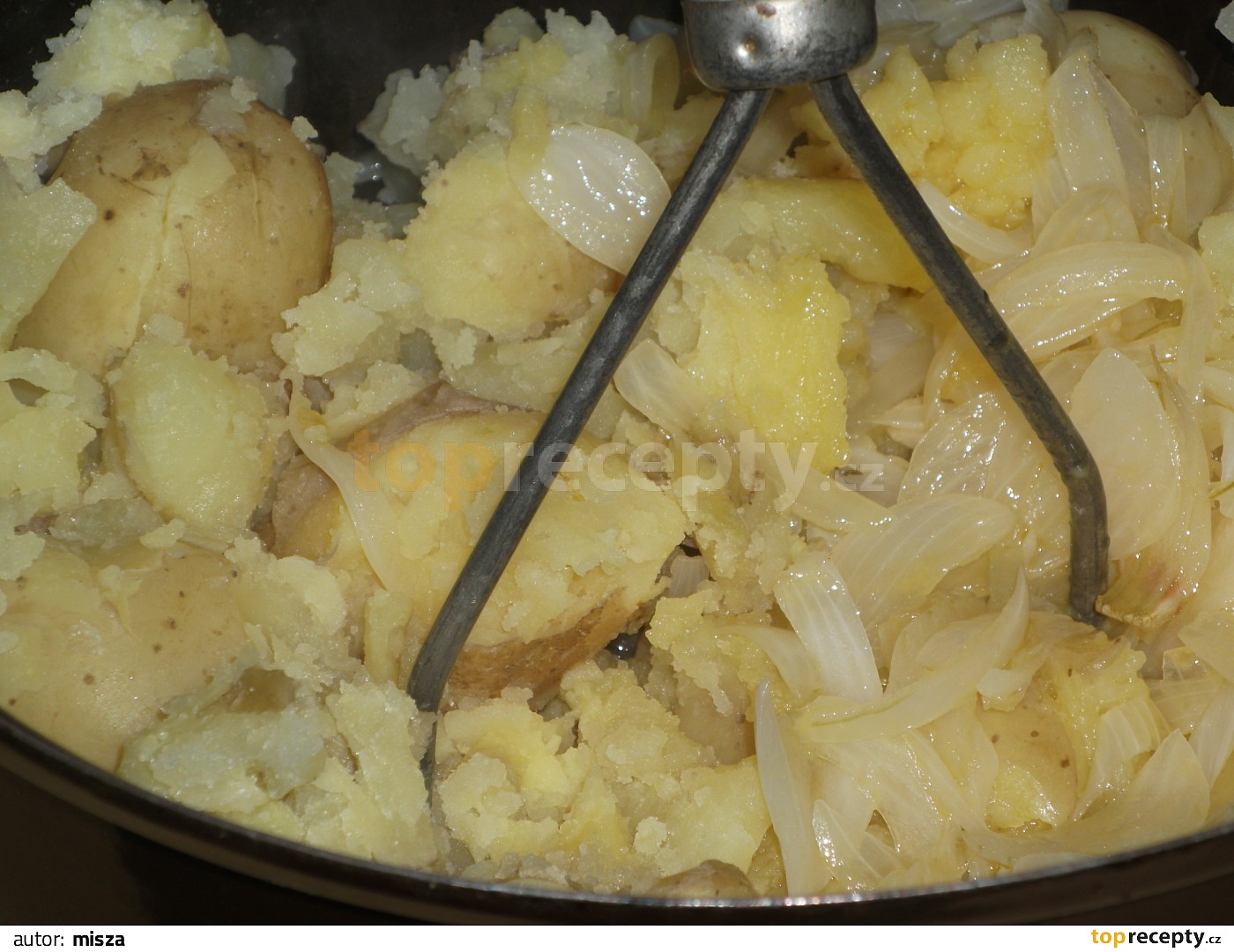 Máslové šťouchané brambory recept - TopRecepty.cz
