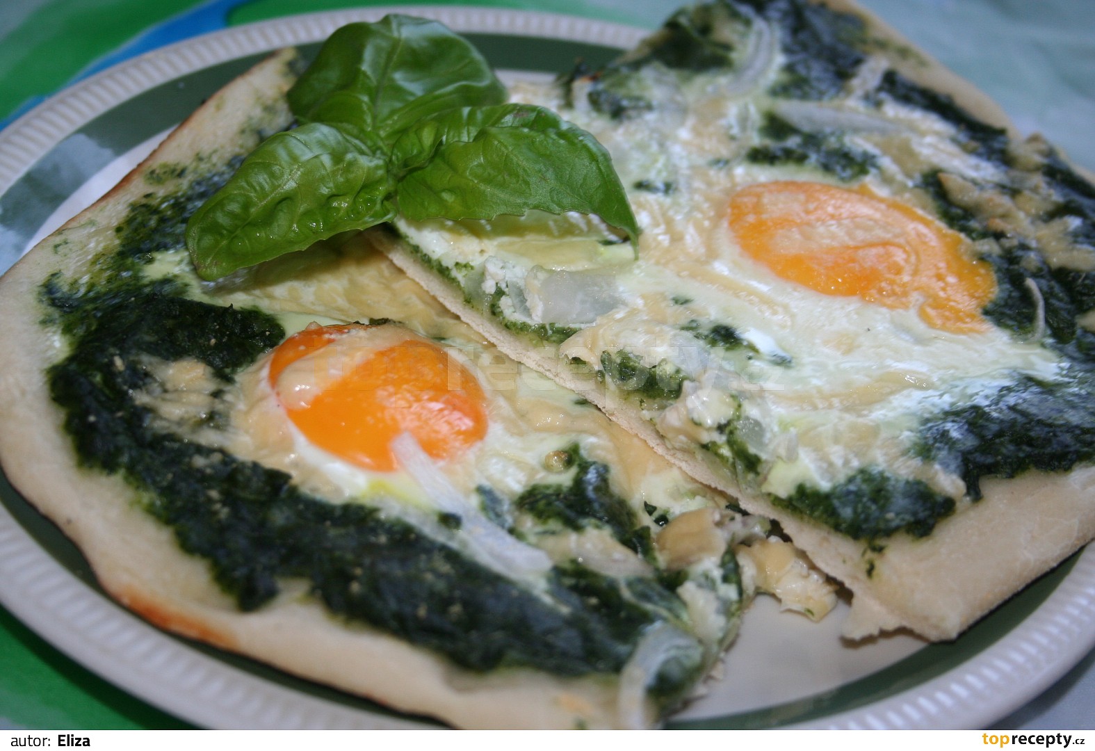 Těsto na pizzu 2 recept - TopRecepty.cz