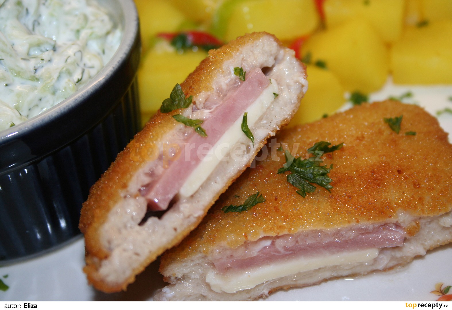 Cordon bleu - plněný řízek recept - TopRecepty.cz