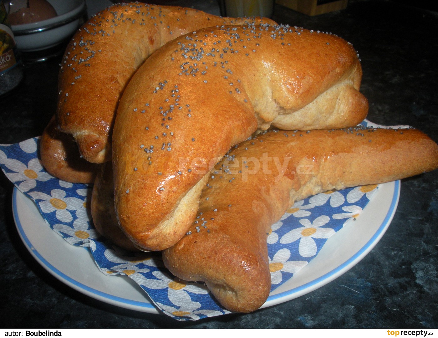 Grahamový rohlík recept - TopRecepty.cz