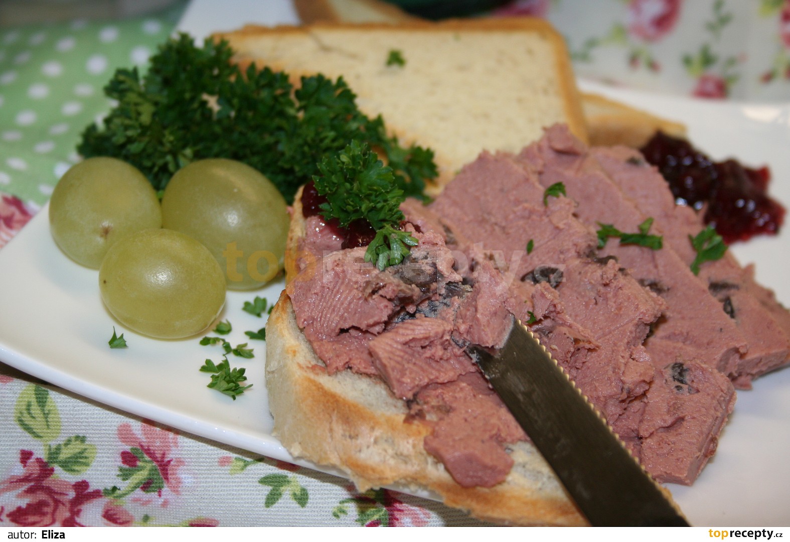 Domácí paštika s griotkou a brusinkami recept - TopRecepty.cz
