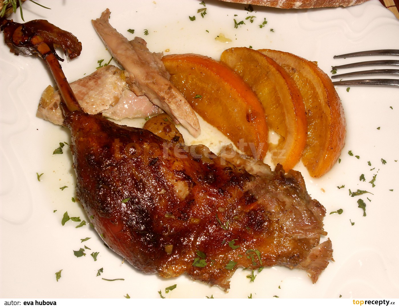 Kachna na pomerančích a jablkách recept - TopRecepty.cz