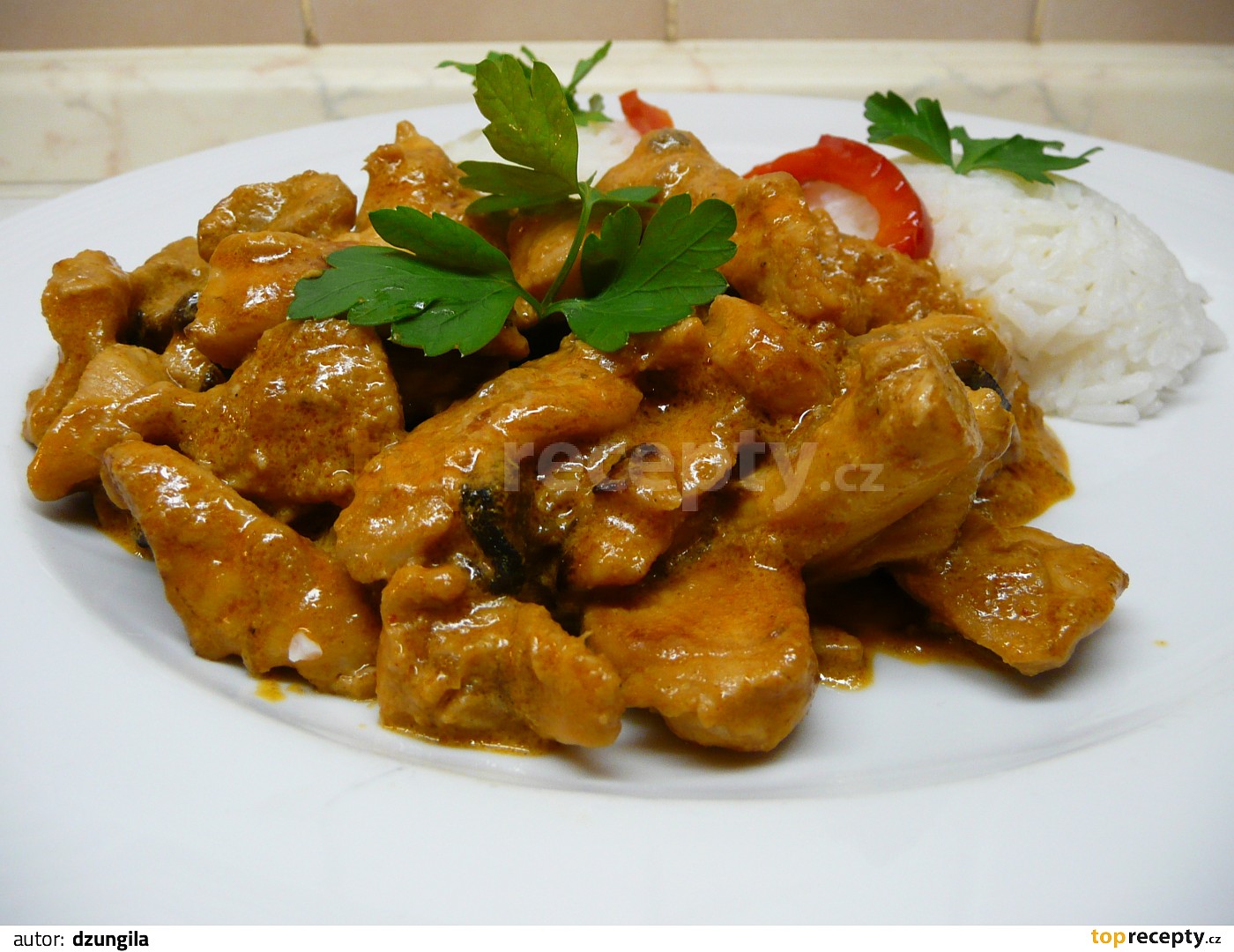 Marinované kuřecí na houbách recept - TopRecepty.cz