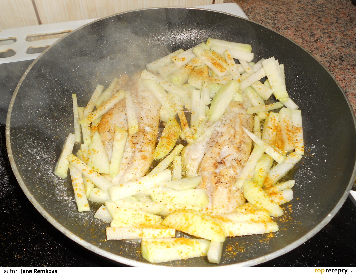 Mořská štika s kedlubnovými hranolky recept - TopRecepty.cz