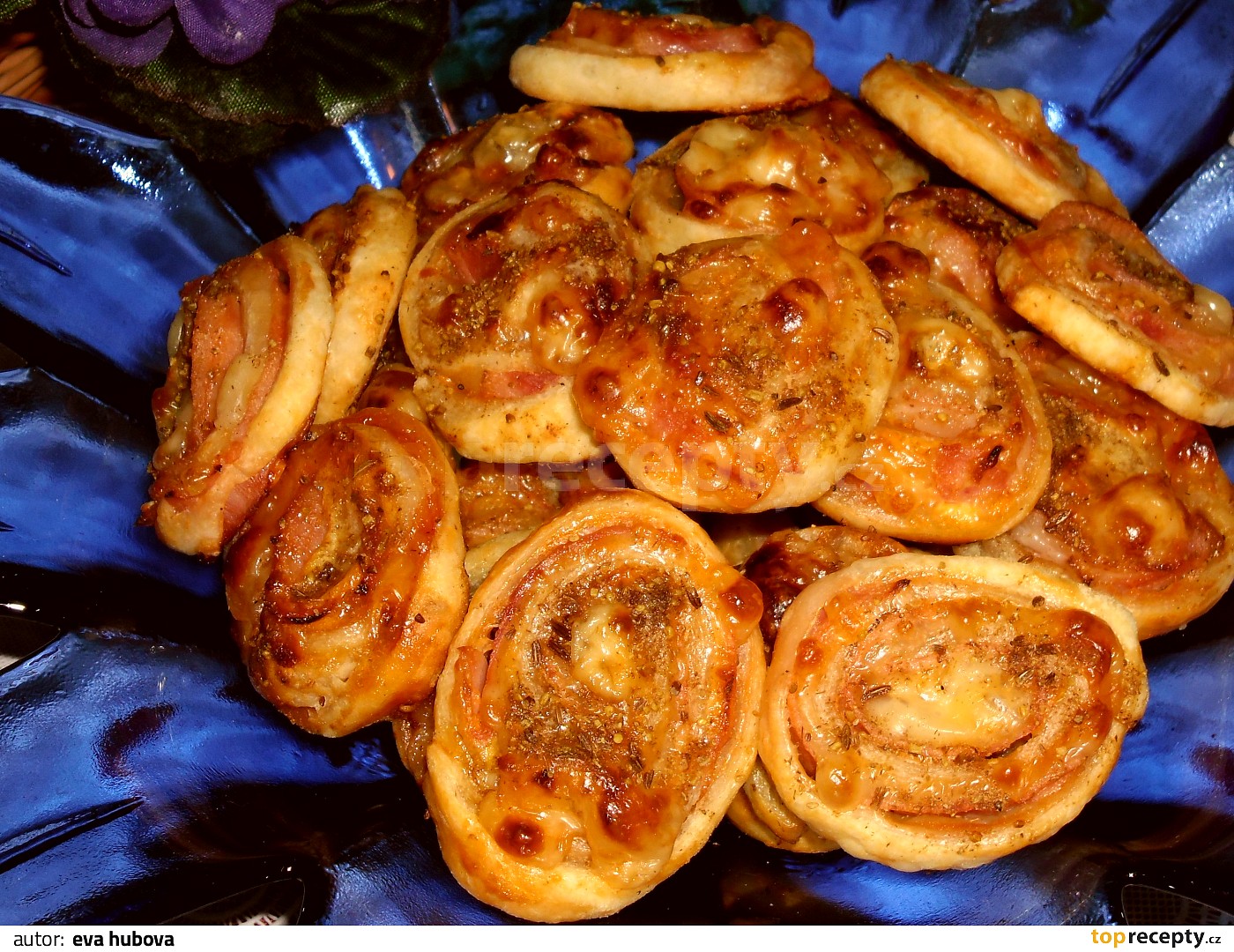 Pizza šneky recept - TopRecepty.cz