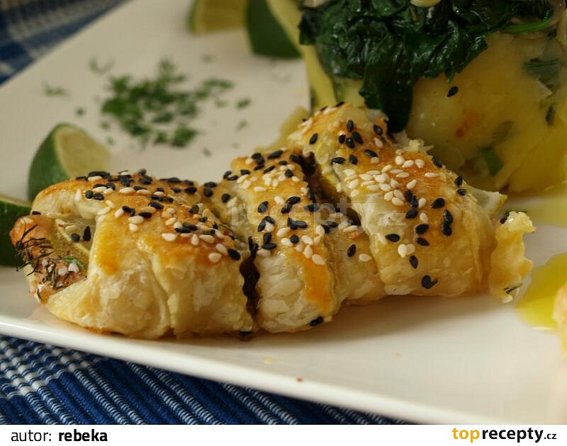 Filet z lososa v listovém těstě na špenátovobramborovém lůžku recept ...