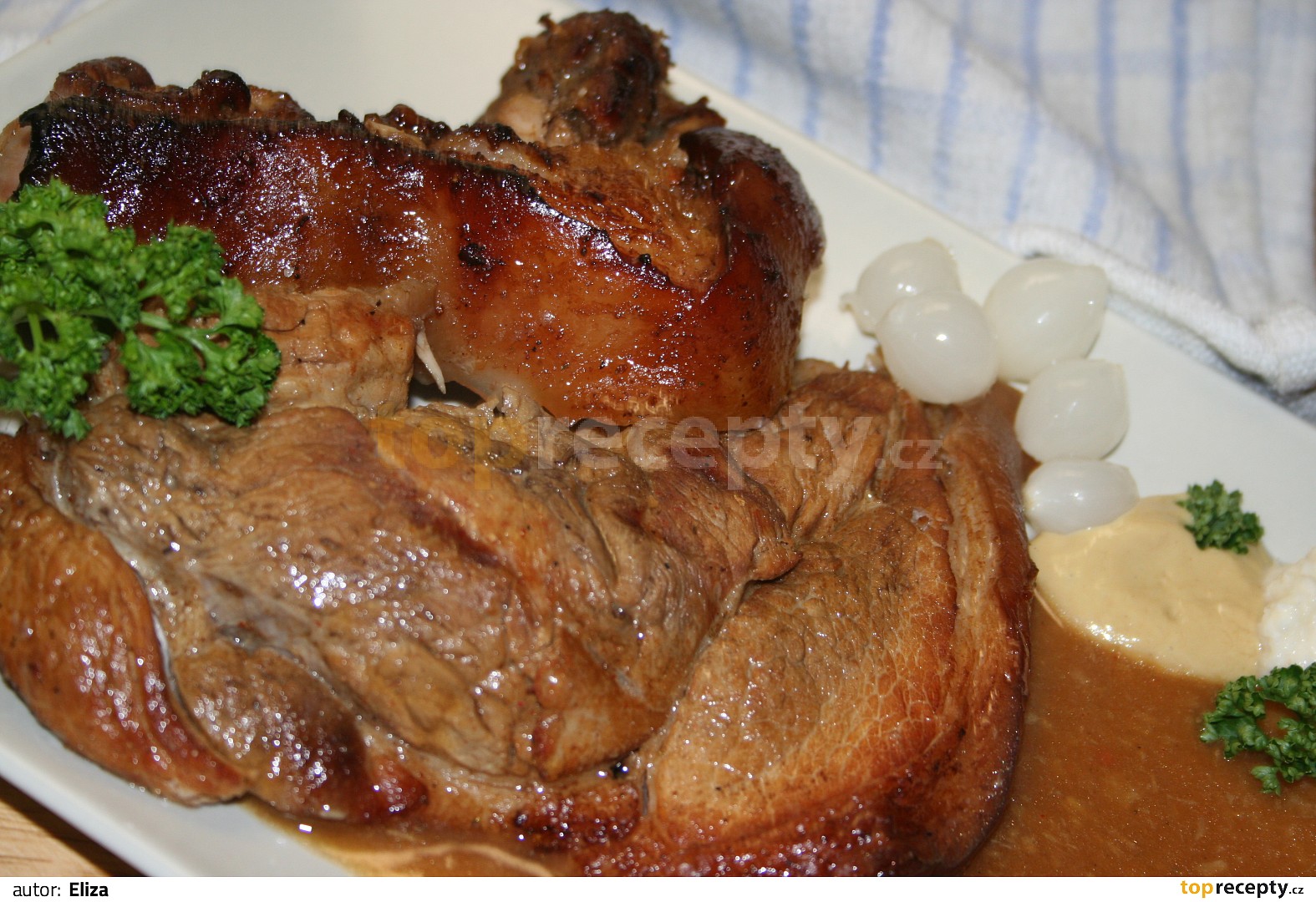 Koleno vepřové, vařené a pečené recept - TopRecepty.cz