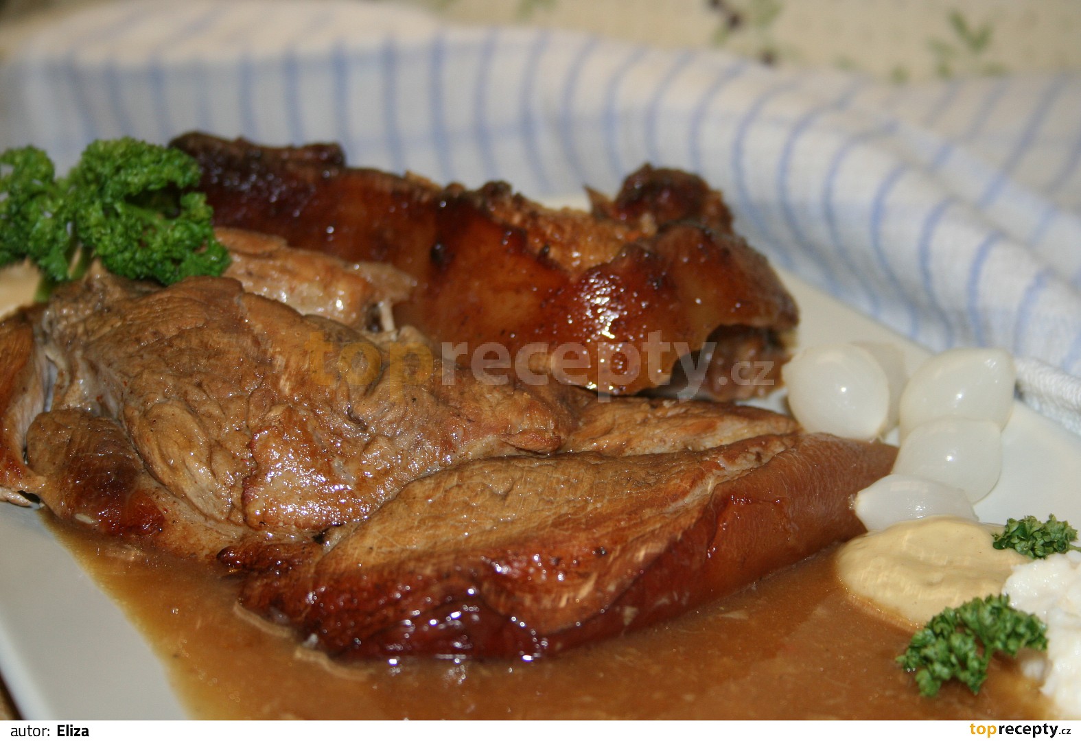 Koleno vepřové, vařené a pečené recept - TopRecepty.cz