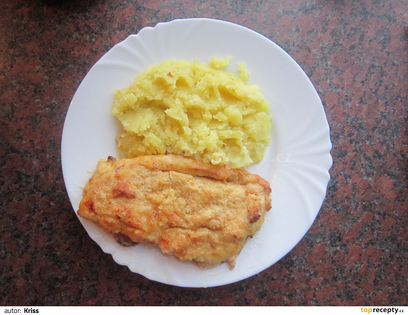 Kuřecí řízek se slaninou, šunkou a sýrem recept - TopRecepty.cz