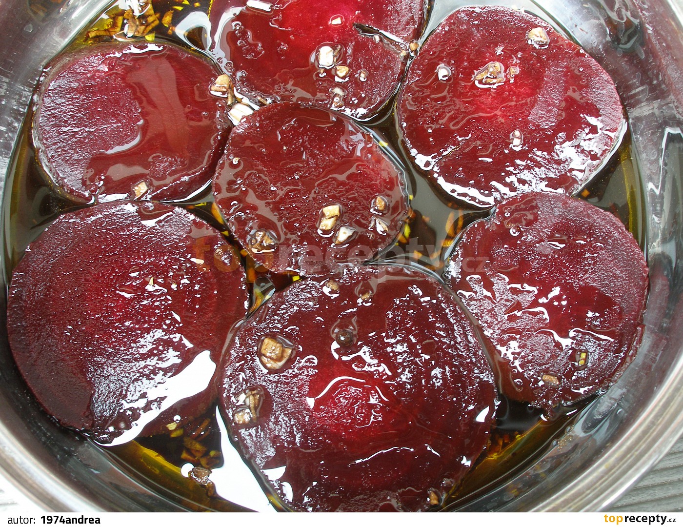 Marinovaná červená řepa recept - TopRecepty.cz