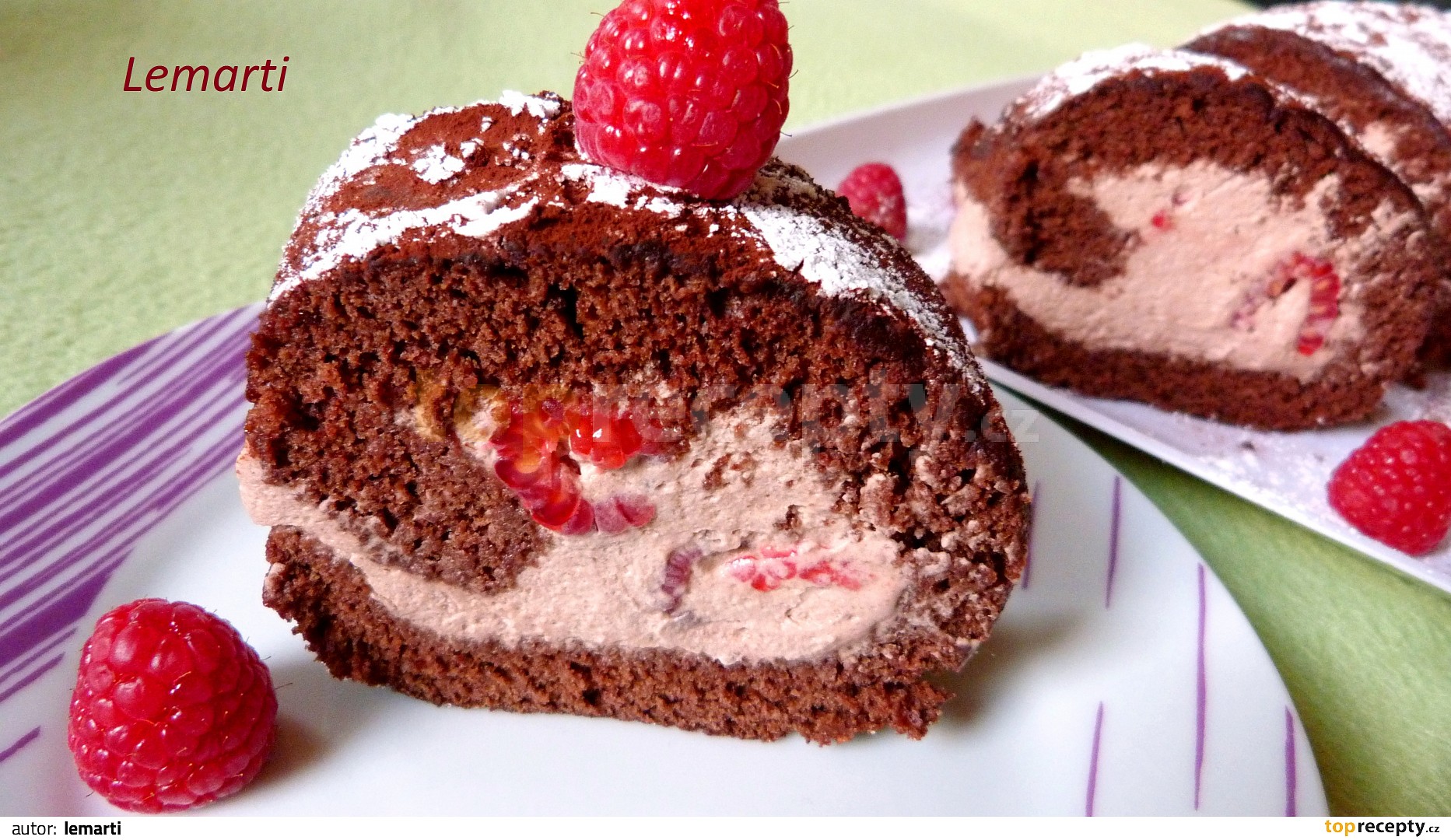 Malinová piškotová roláda recept - TopRecepty.cz