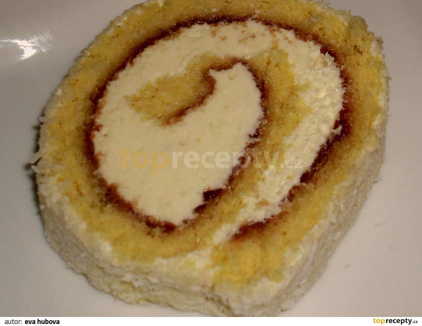 Piškotová roláda s kokosem recept - TopRecepty.cz