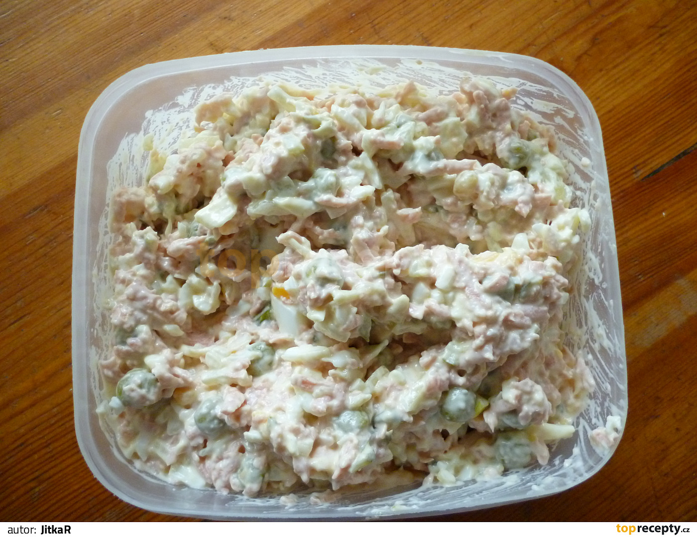 Pochoutkový salát recept - TopRecepty.cz