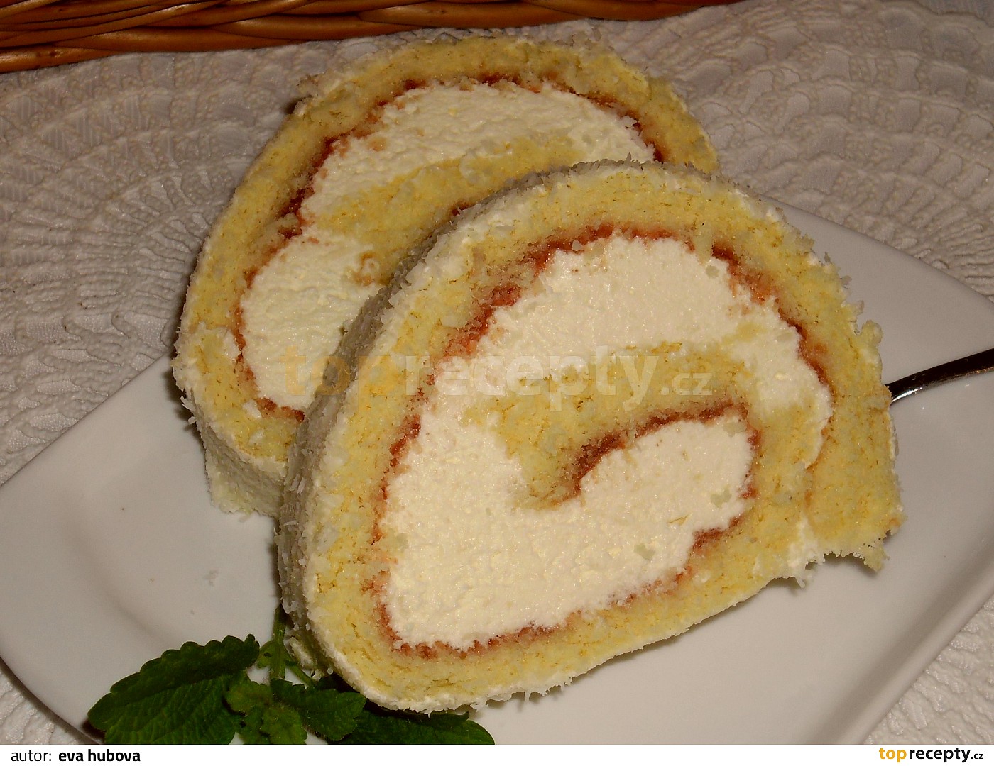 Roláda z lehce šlehané hmoty recept - TopRecepty.cz