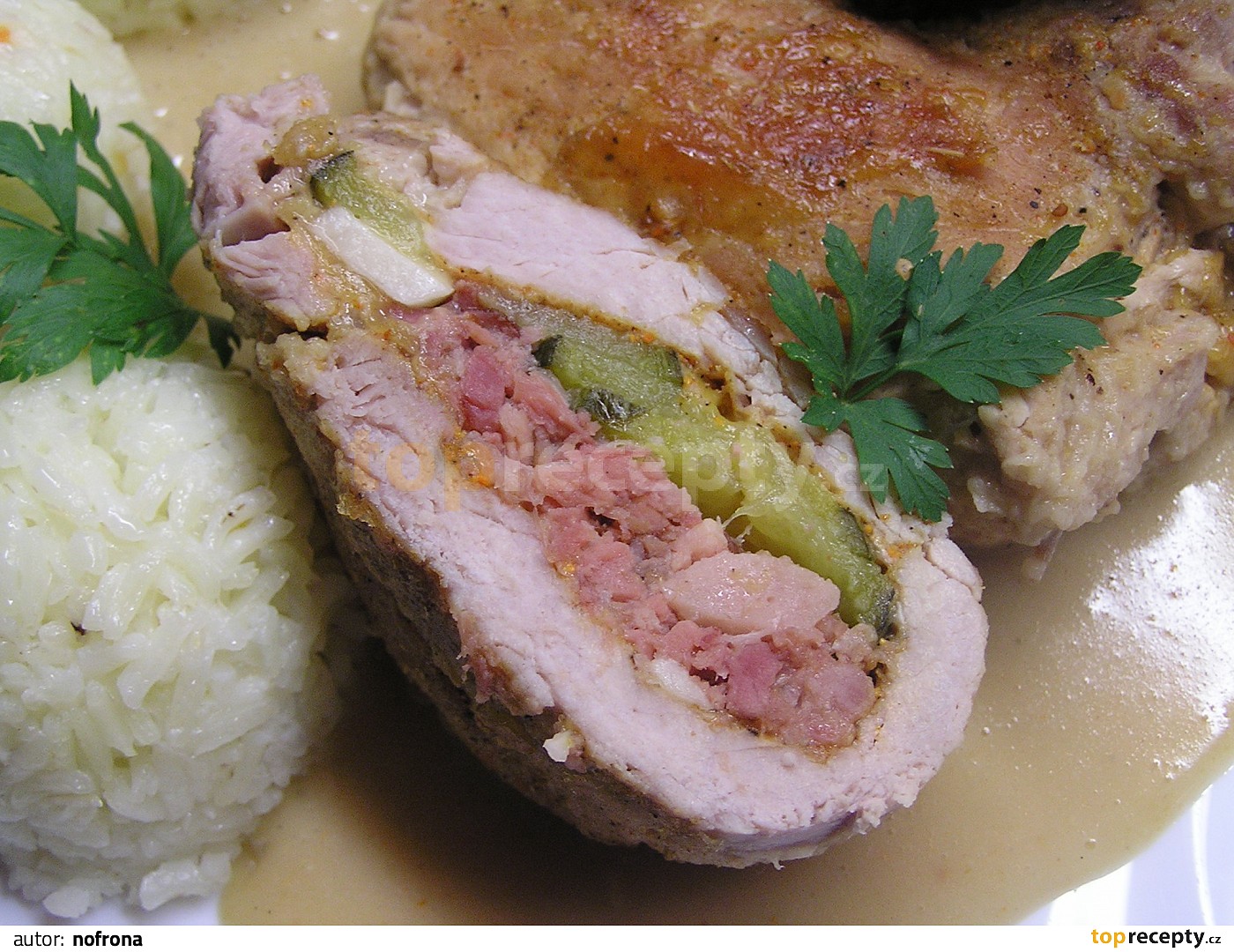 Maso plněné cuketou a uzeným recept - TopRecepty.cz
