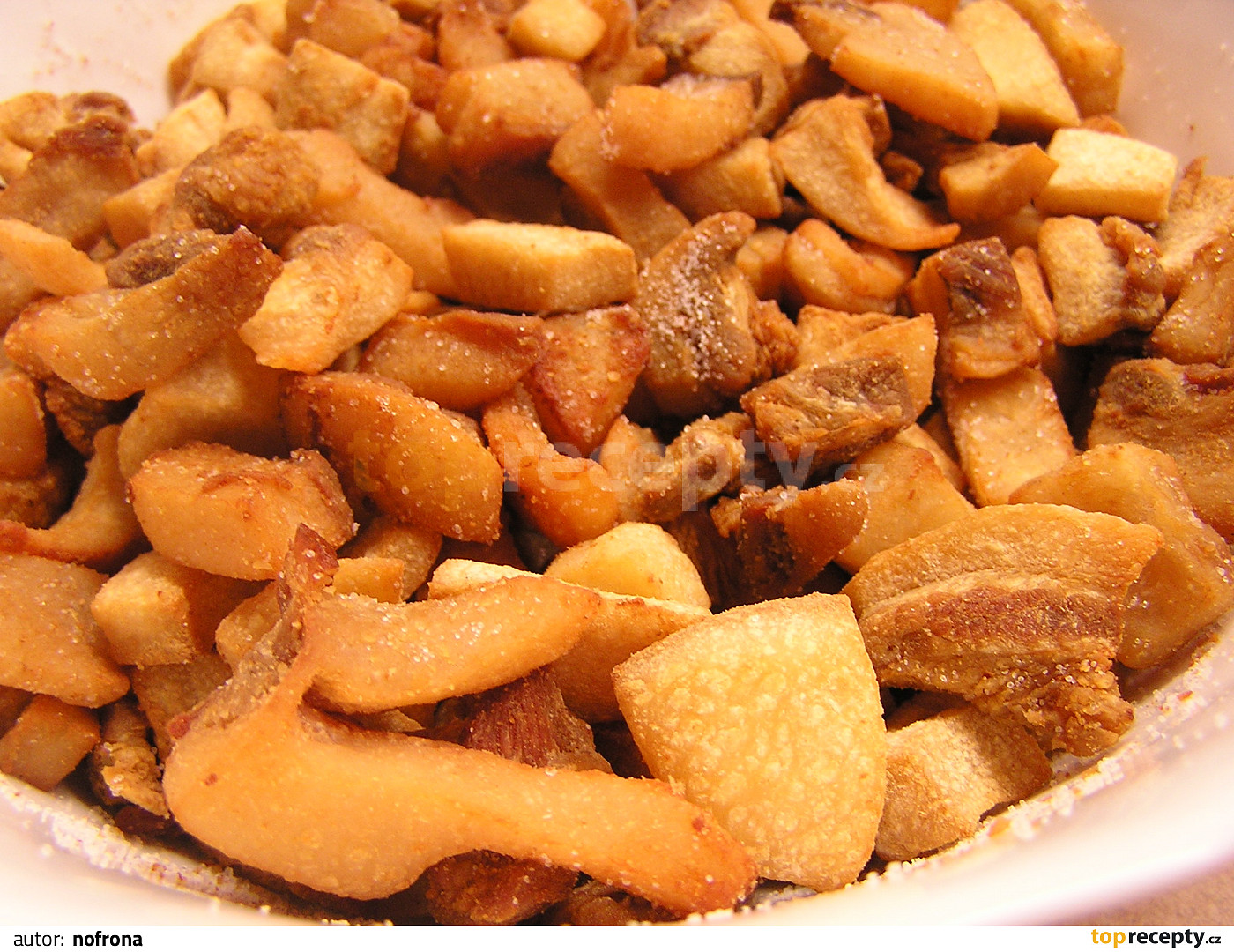 Domácí škvarky a sádlo recept - TopRecepty.cz