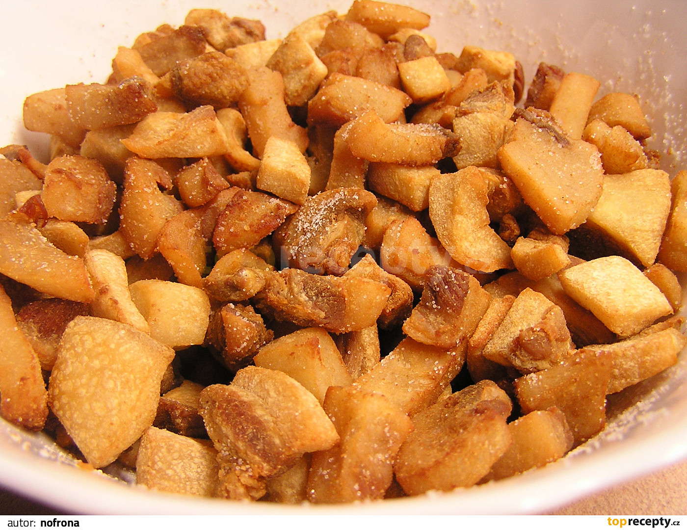 Domácí škvarky a sádlo recept - TopRecepty.cz