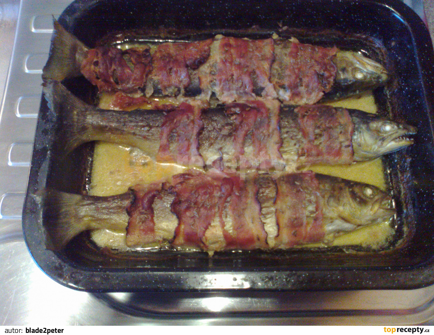 Pstruh ve slanině recept - TopRecepty.cz