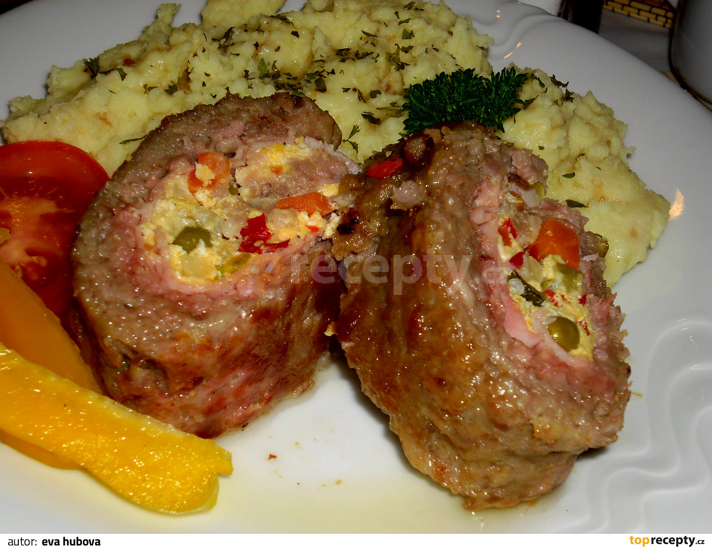 Jemná roláda z mletého masa recept - TopRecepty.cz