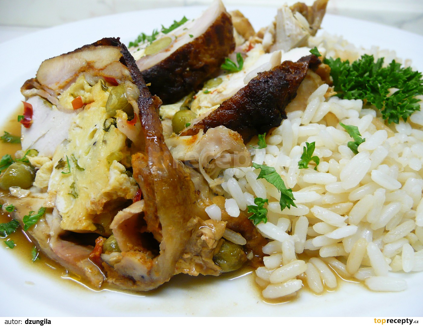 Plněná kuřecí roláda recept - TopRecepty.cz