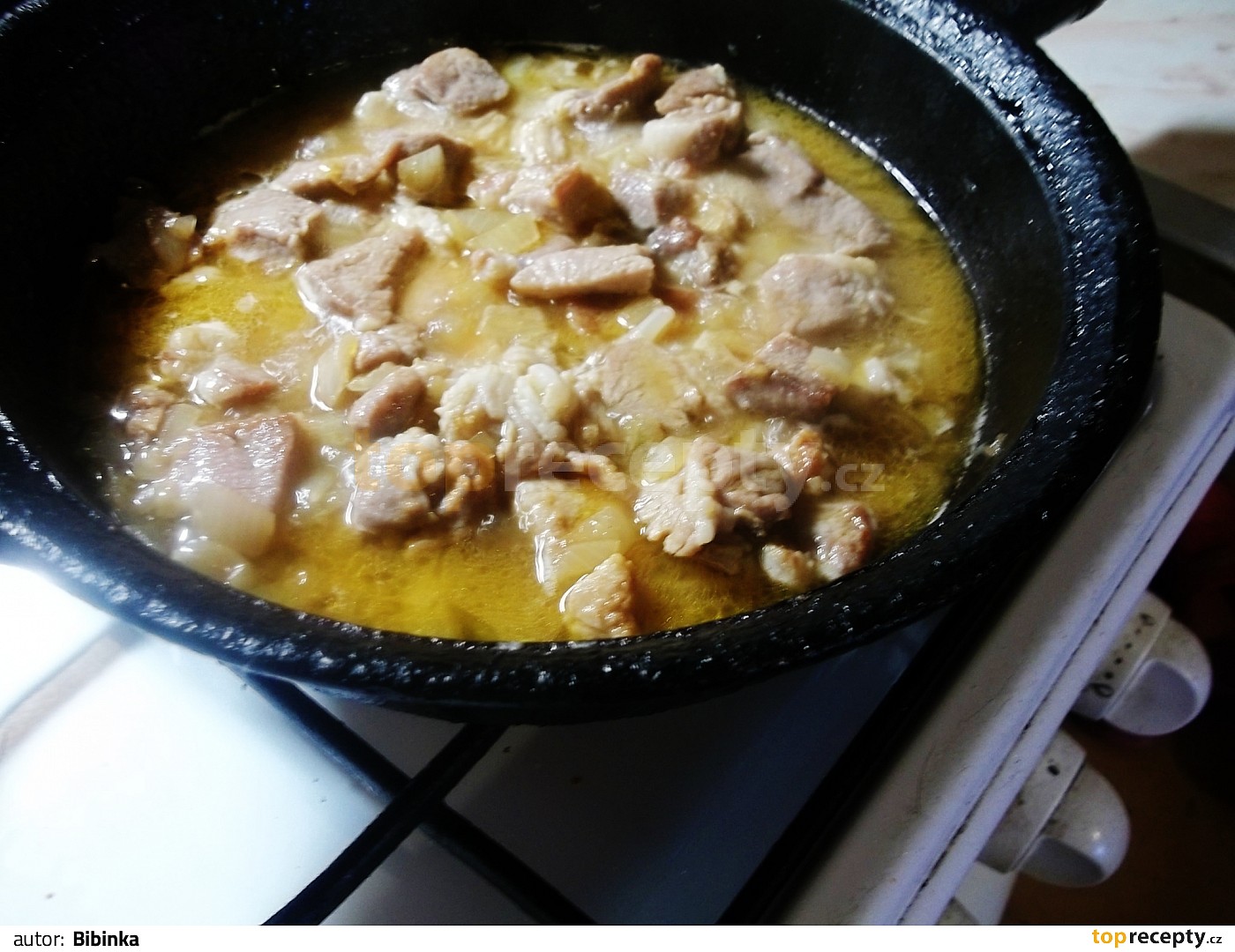 Vepřové kousky na hrášku s kuskusem-rychlý oběd recept - TopRecepty.cz