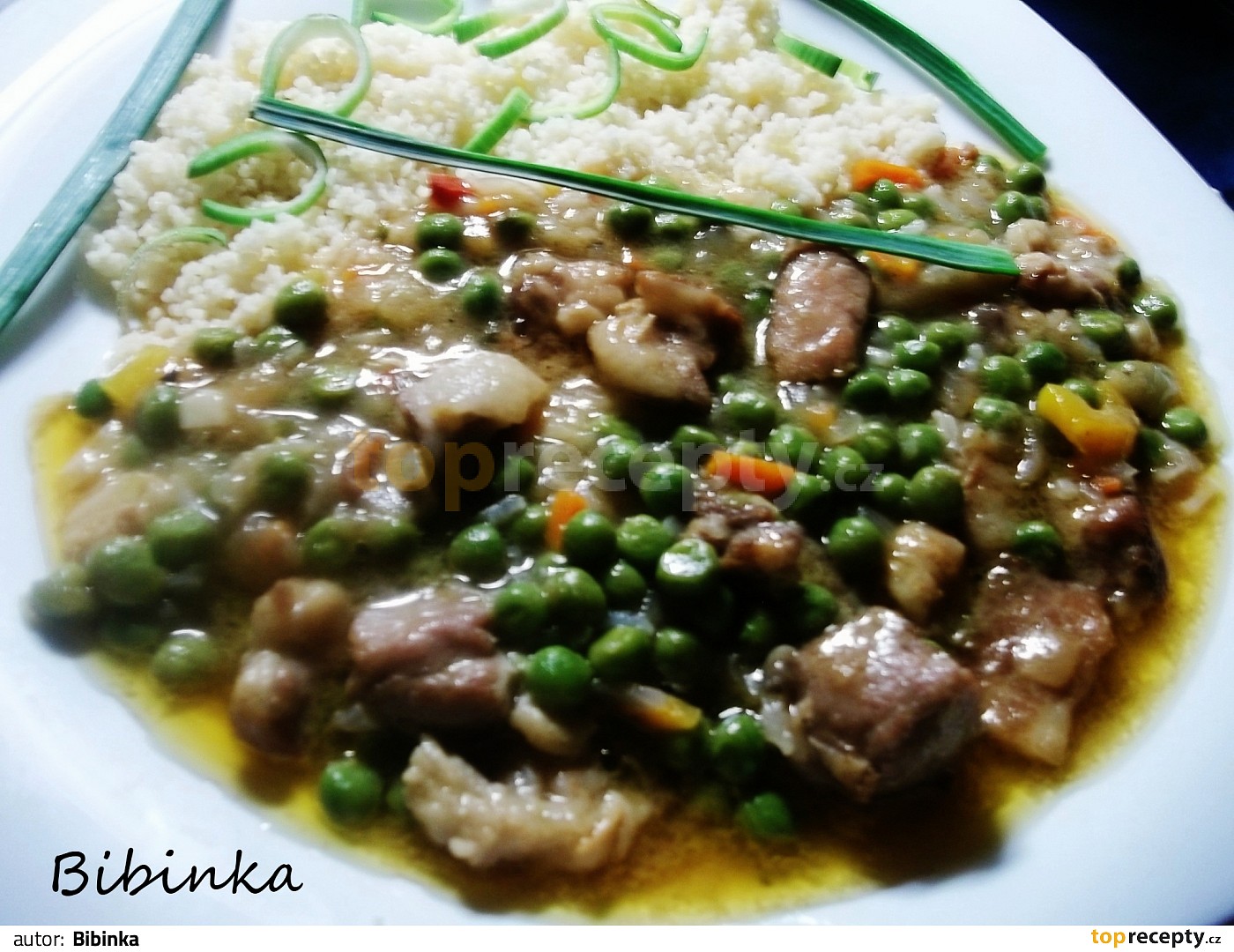 Vepřové kousky na hrášku s kuskusem-rychlý oběd recept - TopRecepty.cz