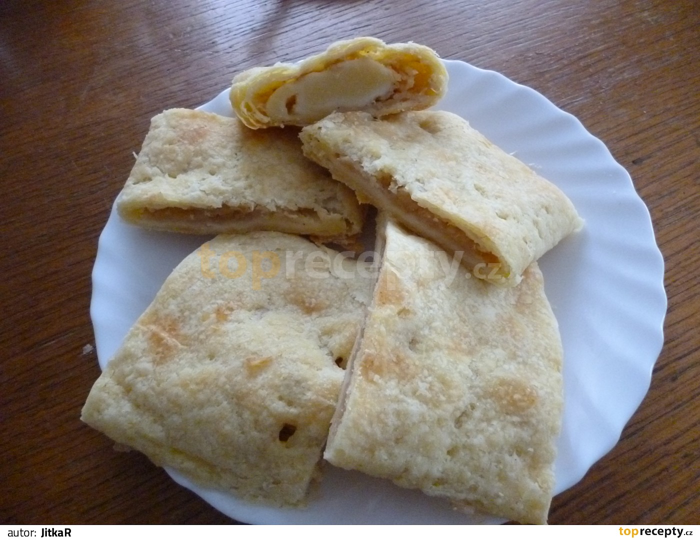 Jablečný závin z tvarohového těsta recept - TopRecepty.cz