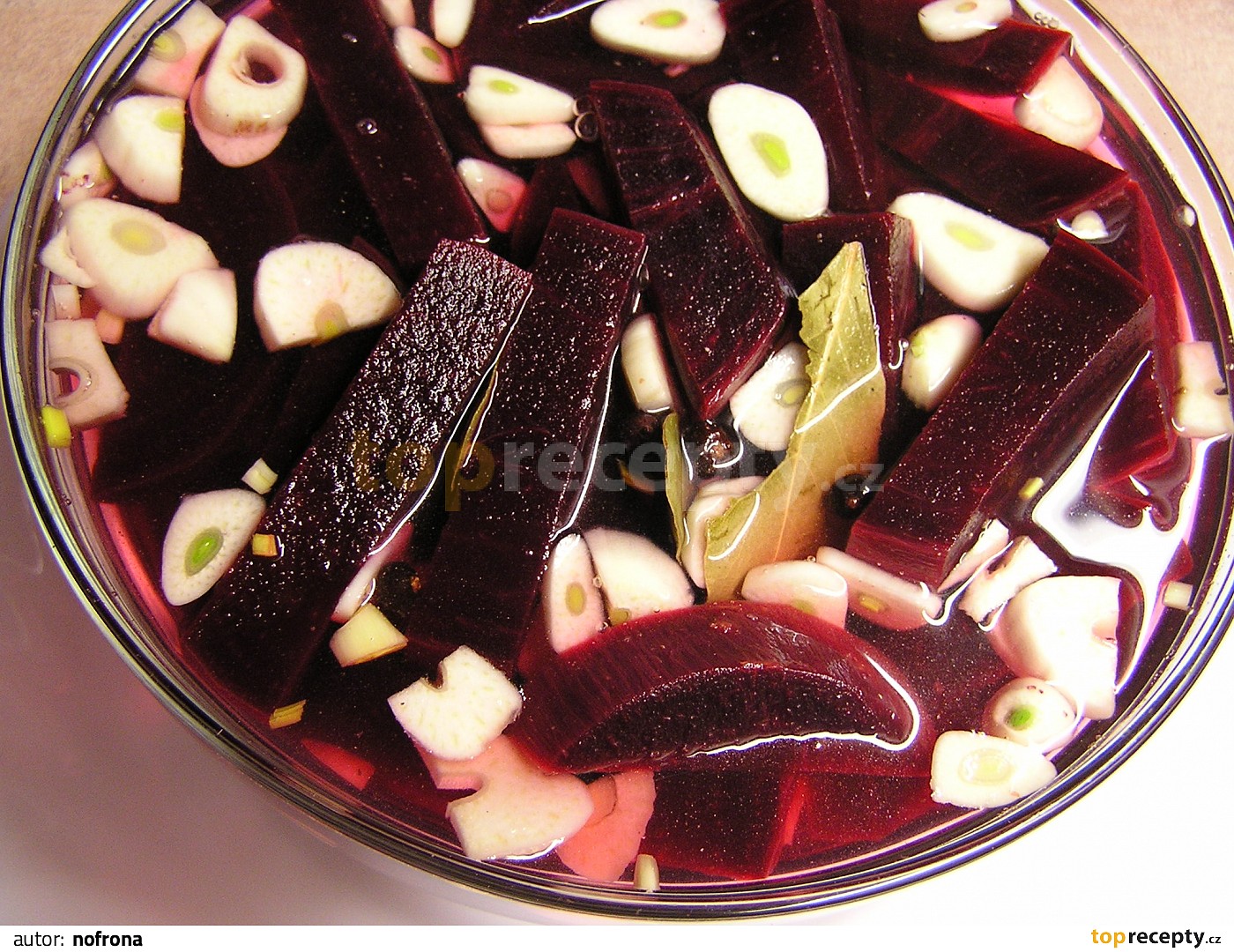 Nakládaná červená řepa nebo salát recept - TopRecepty.cz