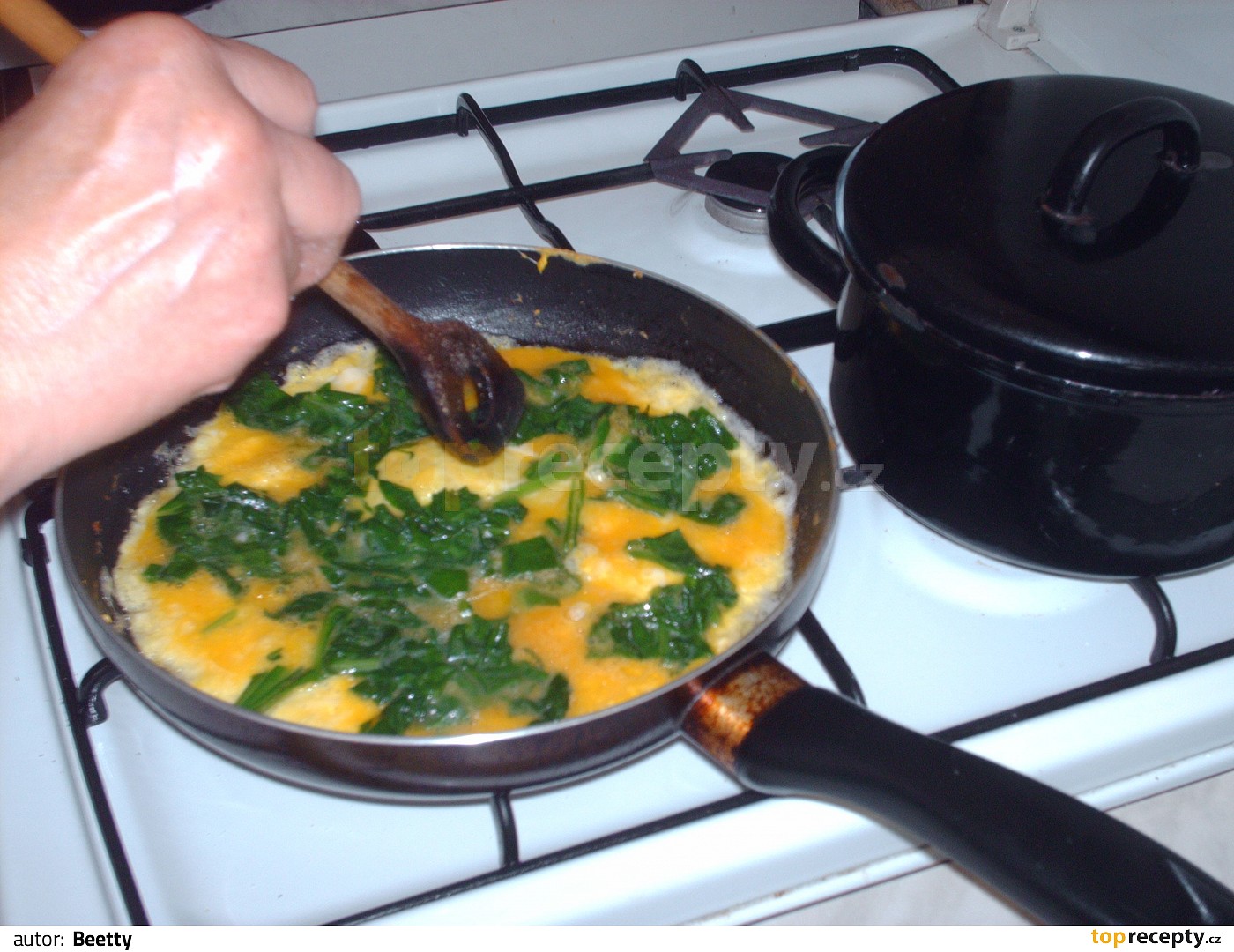Vaječná omeleta se špenátem recept - TopRecepty.cz