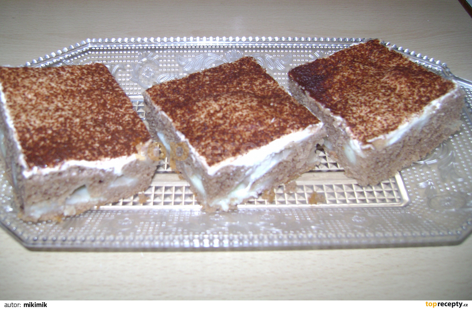 Buchta s pudinkem a zakysanou smetanou recept - TopRecepty.cz