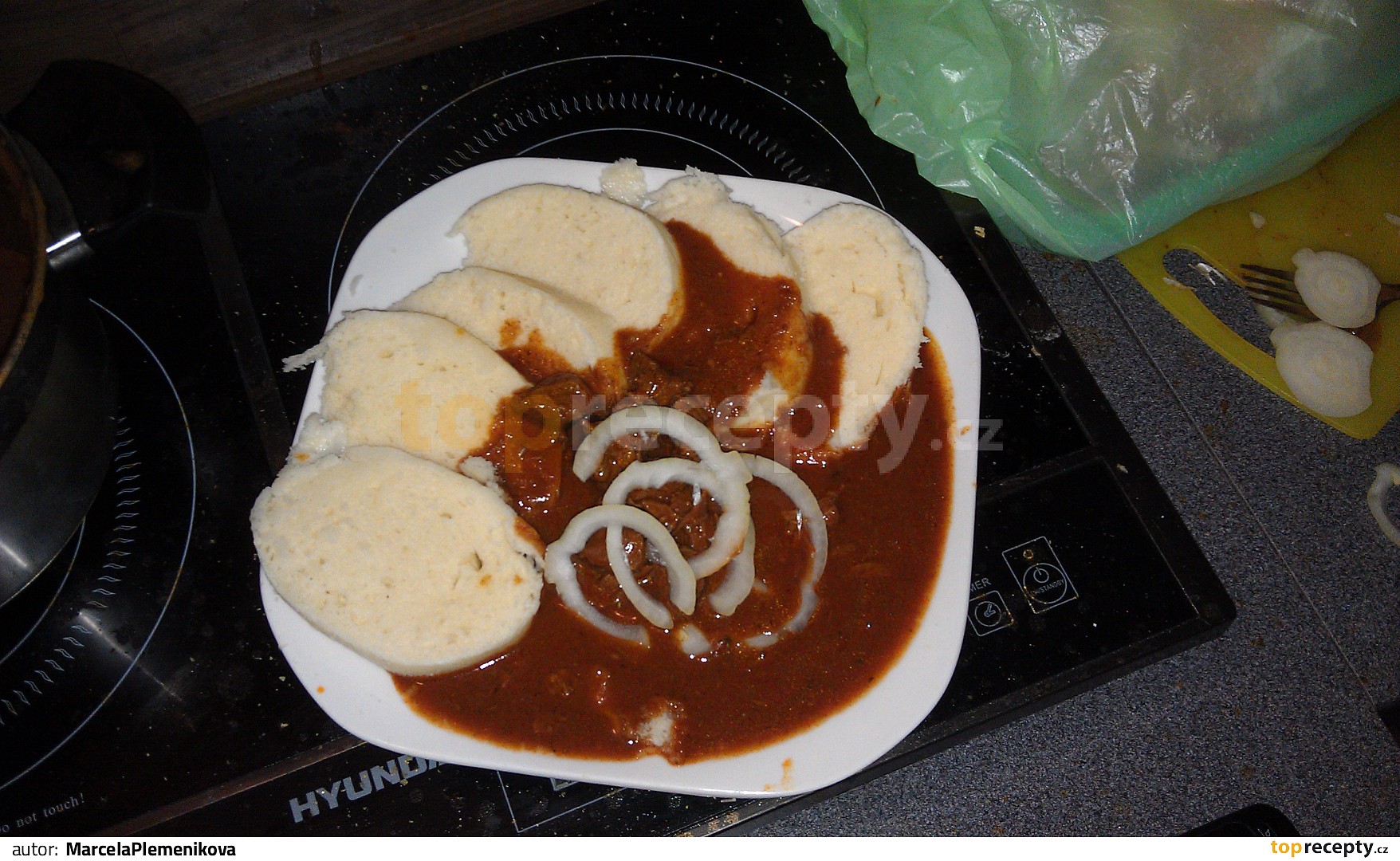 Klasický hospodský guláš (vídeňský) recept - TopRecepty.cz