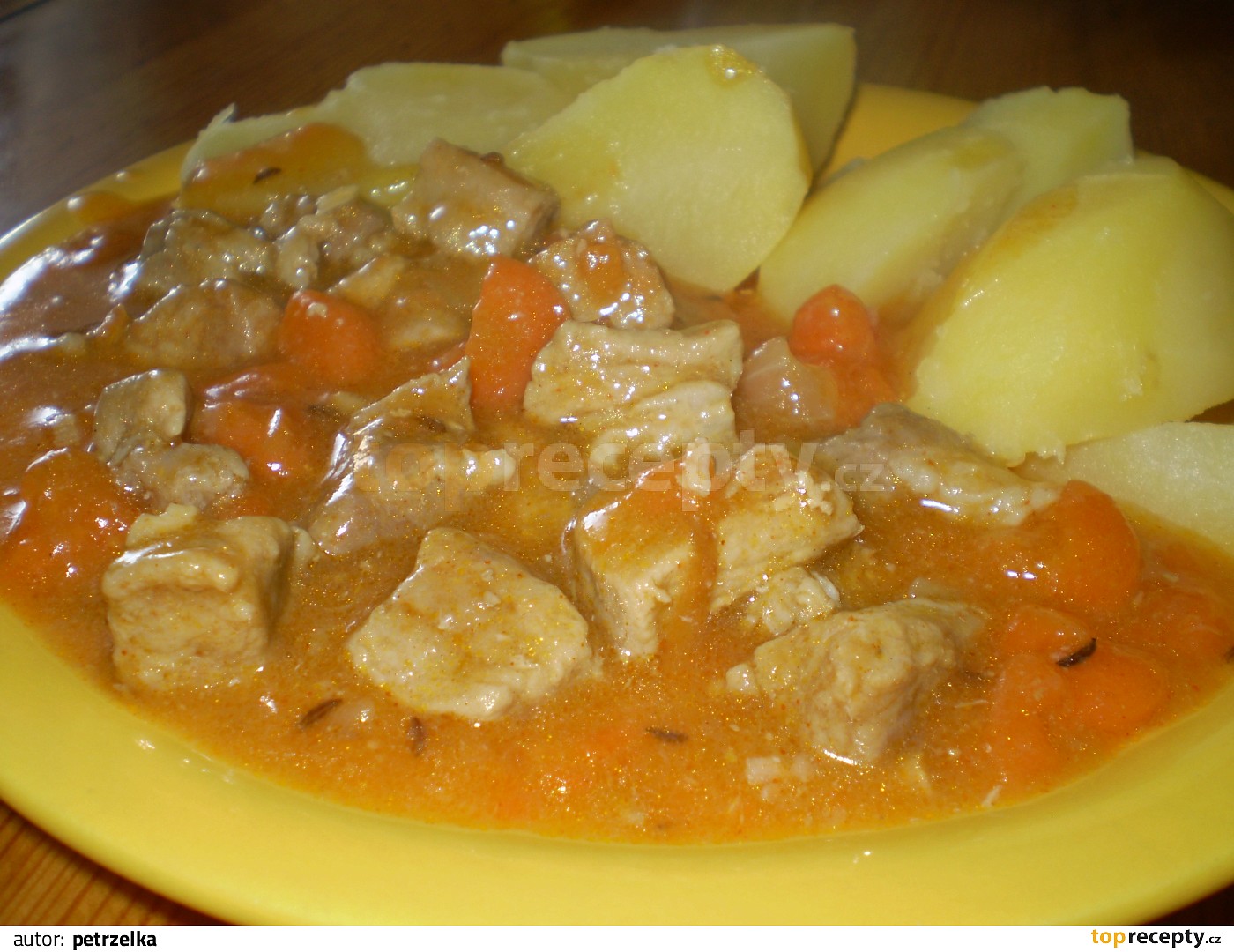Vepřové maso v mrkvi recept - TopRecepty.cz