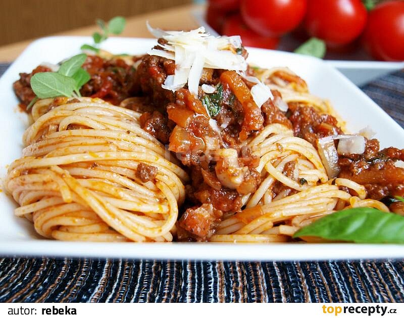 Boloňské špagety recept - TopRecepty.cz