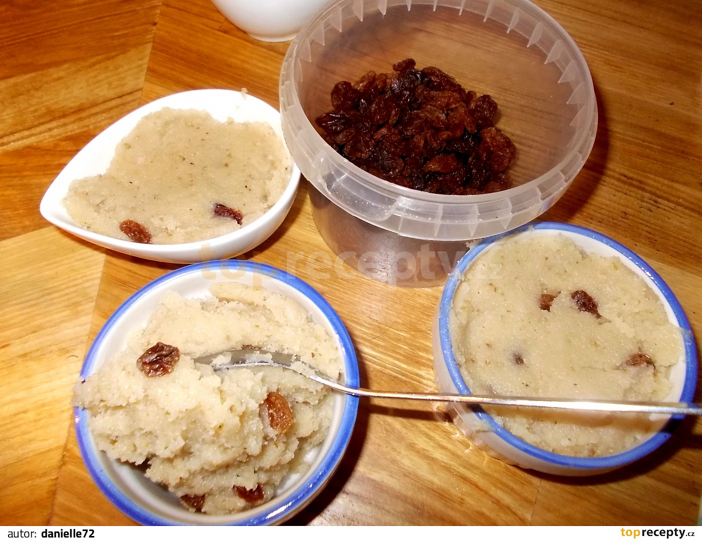 Oříšková krupicová halva - TopRecepty.cz