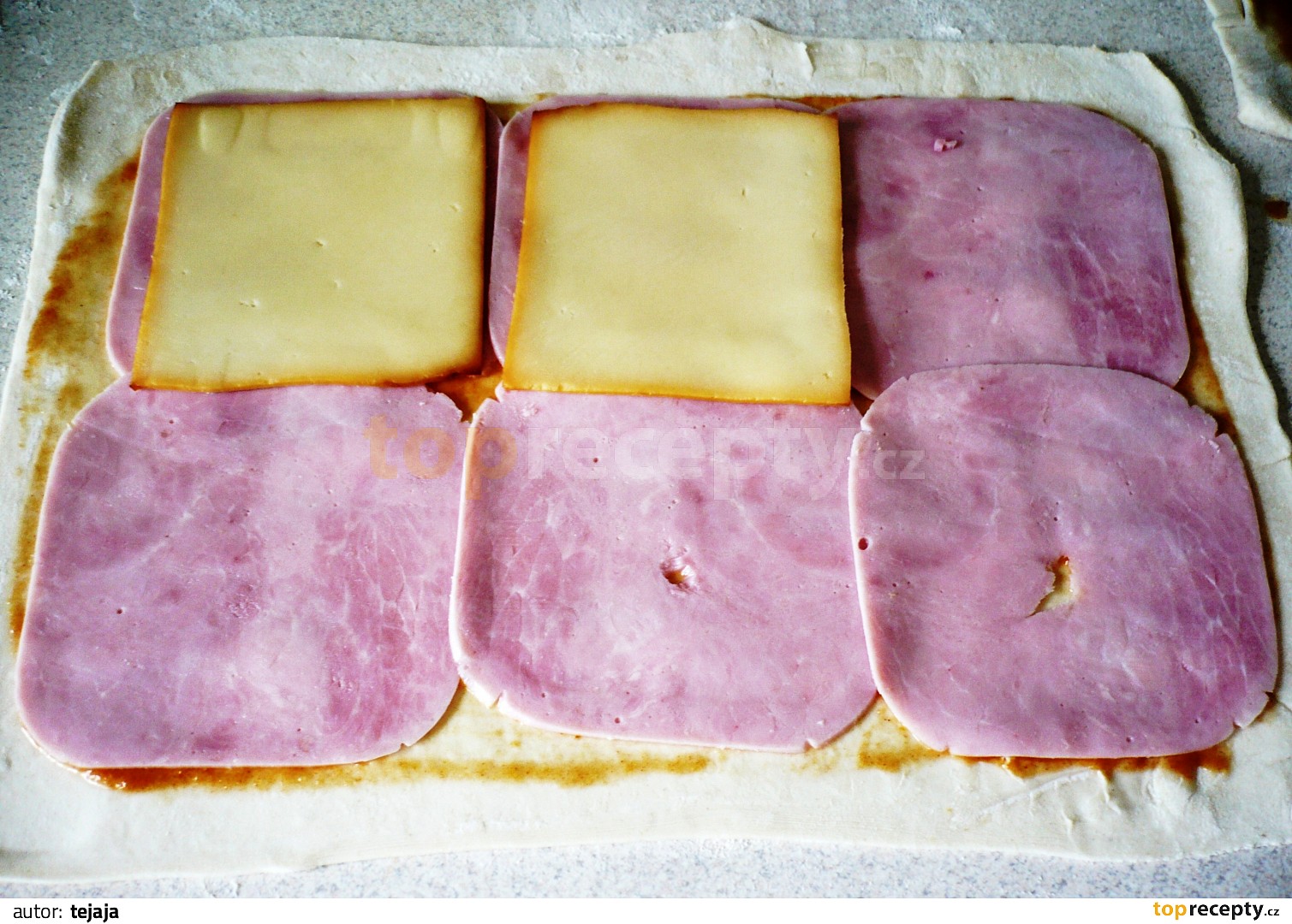 Slaný štrúdl z listového těsta recept - TopRecepty.cz