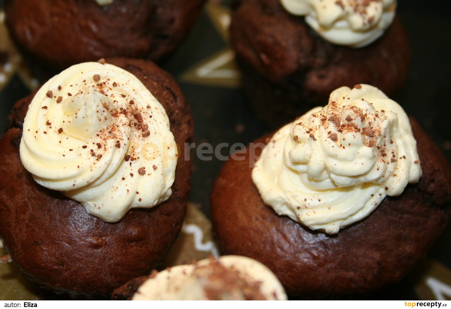 Čokoládové muffiny s nutellou a krémem recept - TopRecepty.cz
