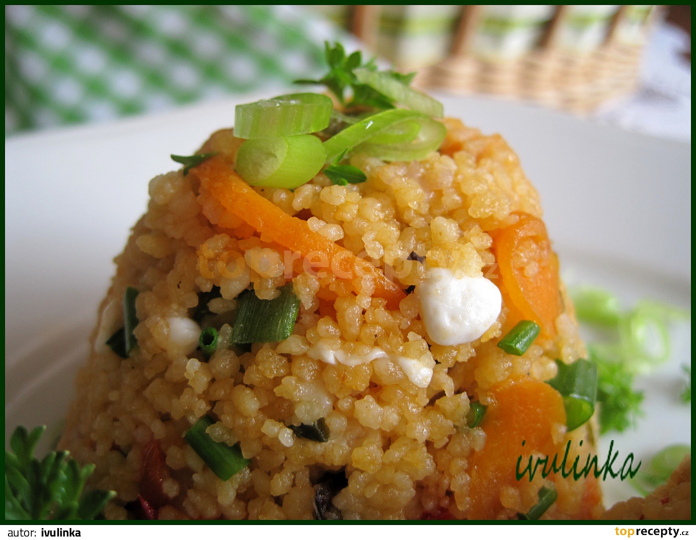 Kuskus se sýrem cottage a zeleninou recept - TopRecepty.cz