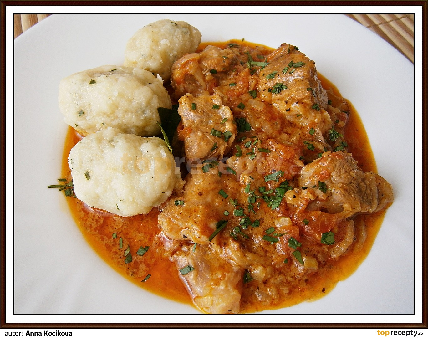 Vepřové plecko v rajčatech - TopRecepty.cz