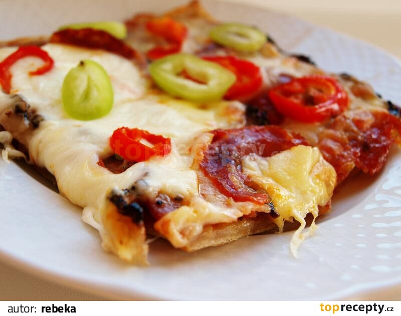 Domácí pizza od Slávky recept - TopRecepty.cz