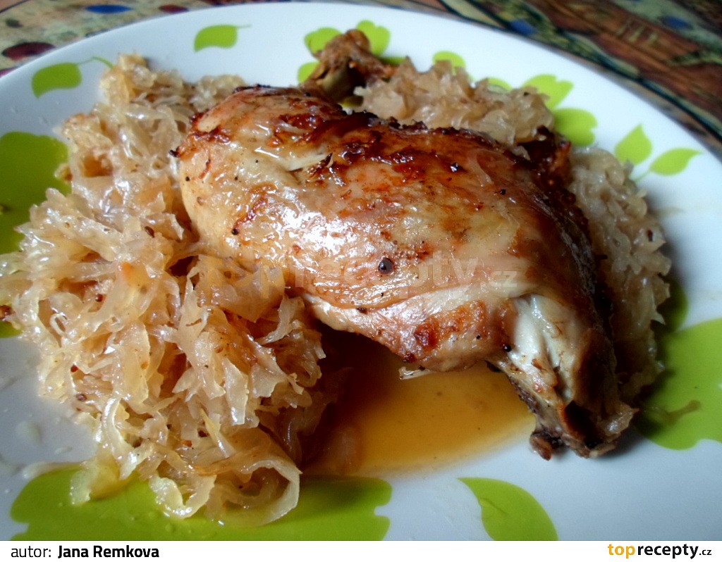 Kuře na zelí recept - TopRecepty.cz