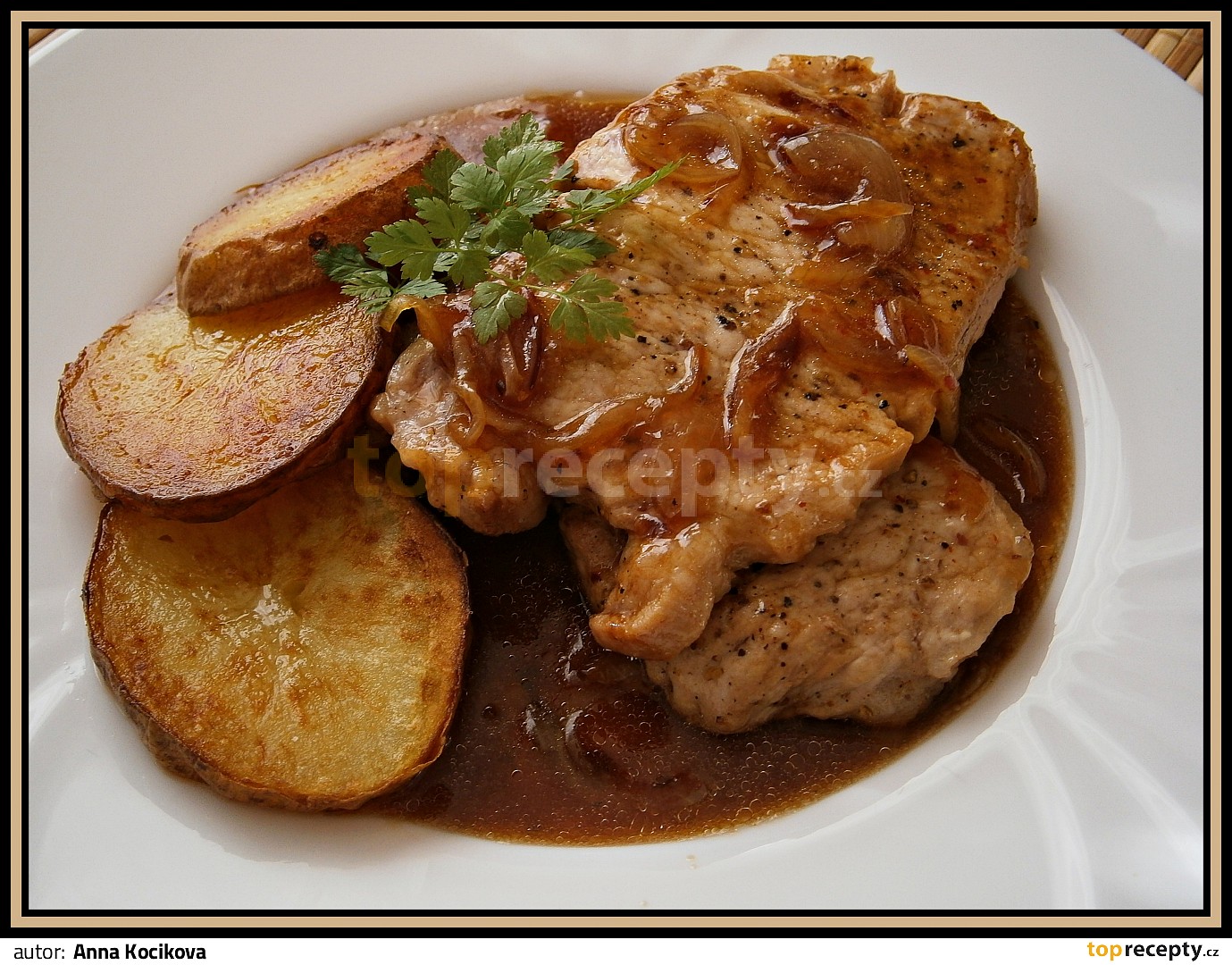 Vepřová kotleta na cibuli aneb "Mámo, honem, já mám hlad" - TopRecepty.cz